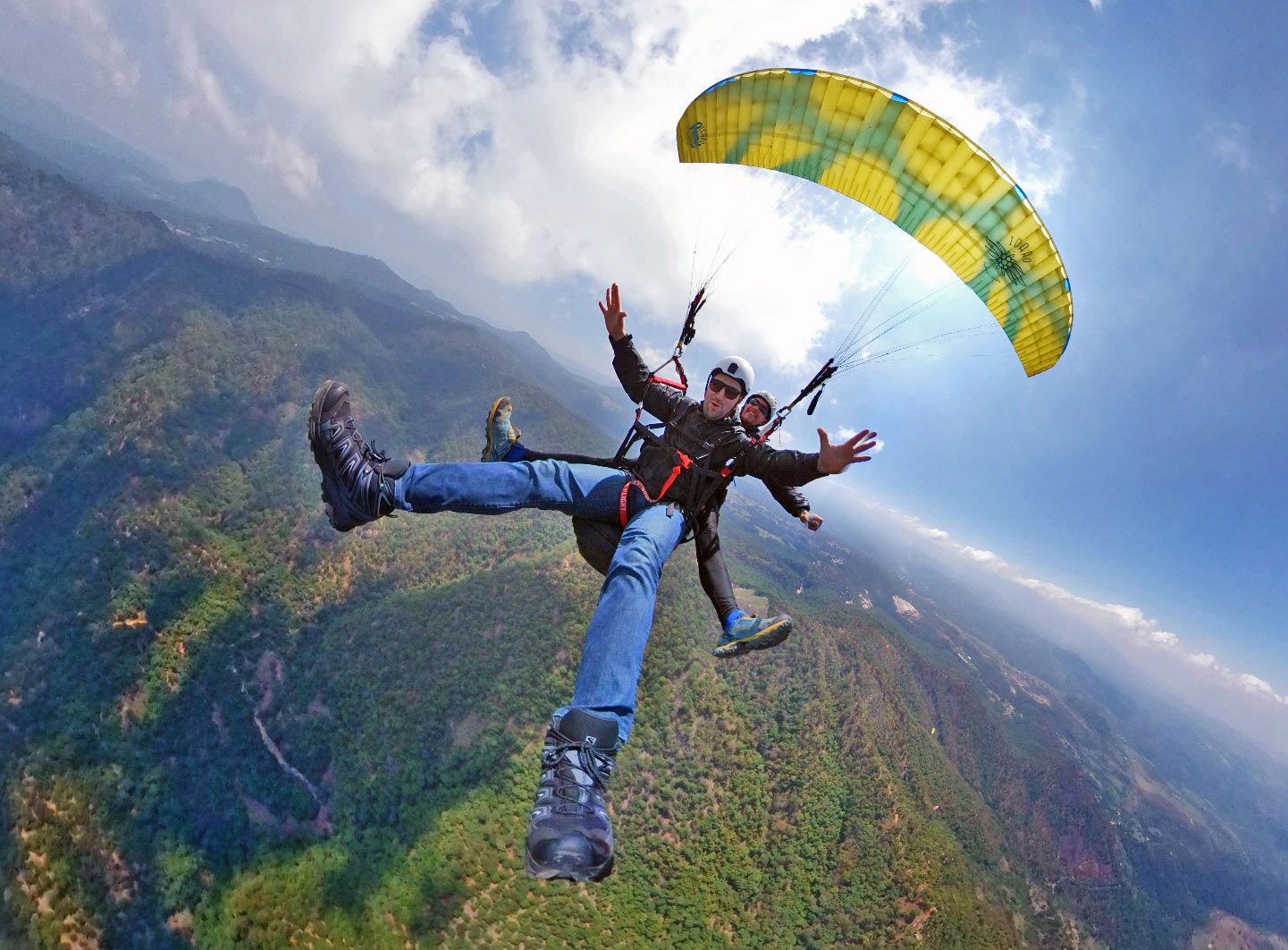 Vuelos en parapente Valle de Bravo con FLUMEN - Escuela de Vuelo